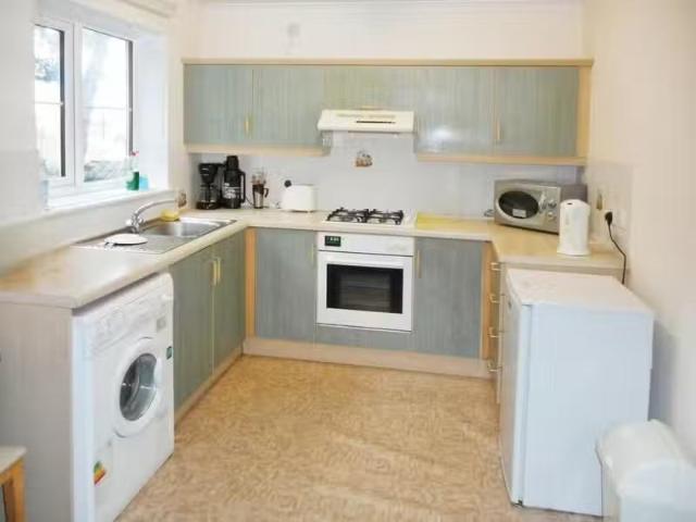 New 3 bedroom end of terrace house for rent in Ivel Gardens, I.