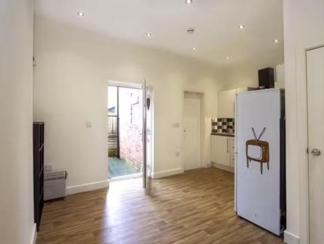 Cozy 3 bedroom flat for rent in The Triangle, Triangle, BH2