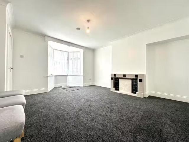 Cheap 3 bedroom house for rent in Mapleton Grove, Hall Green B28