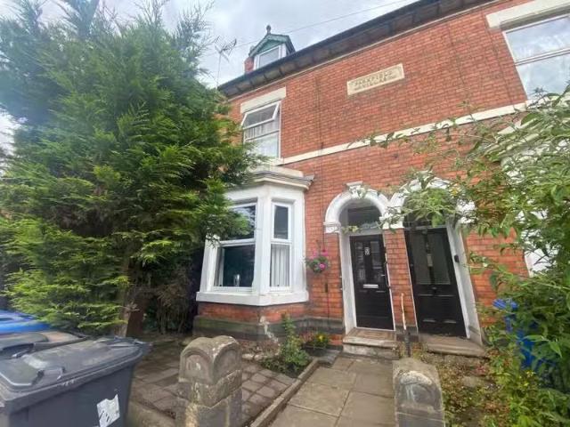 Just in! 3 bedroom house share for rent in Stafford Street, De.