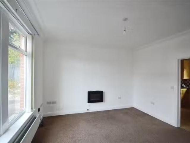 Unique 3 bedroom Mid Terrace House to rent, Roseberry Street.