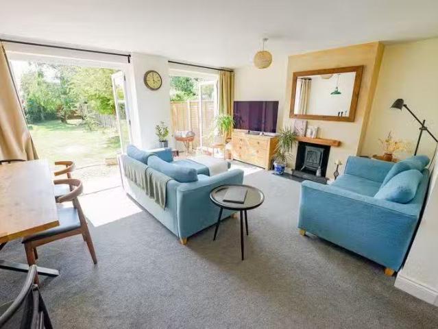 For Rent! 3 bedroom semi detached house for rent in A substant.