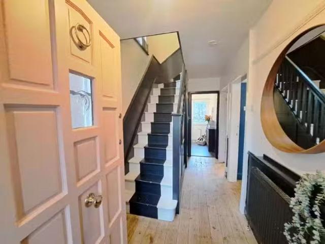 Charming 3 bedroom semi detached house for rent in Woolmore Ro.