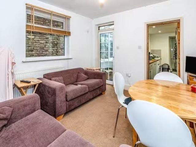 Cheap 3 bedroom Semi Detached House to rent, Strode Street, Eg.