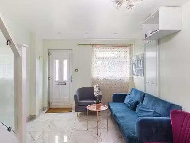 Cheap 3 BR Joshua Street