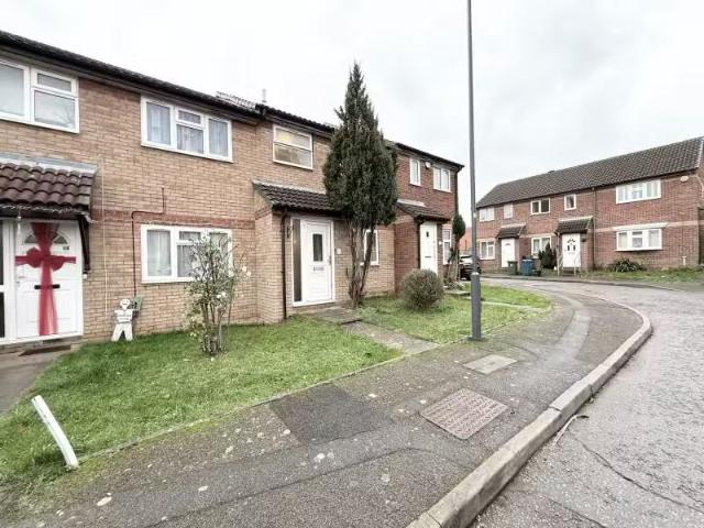 Unique 3 BR Martock Close, HARROW