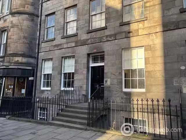 Deal! 3 BR Property to rent in 180 Morrison Street, Edinburgh.
