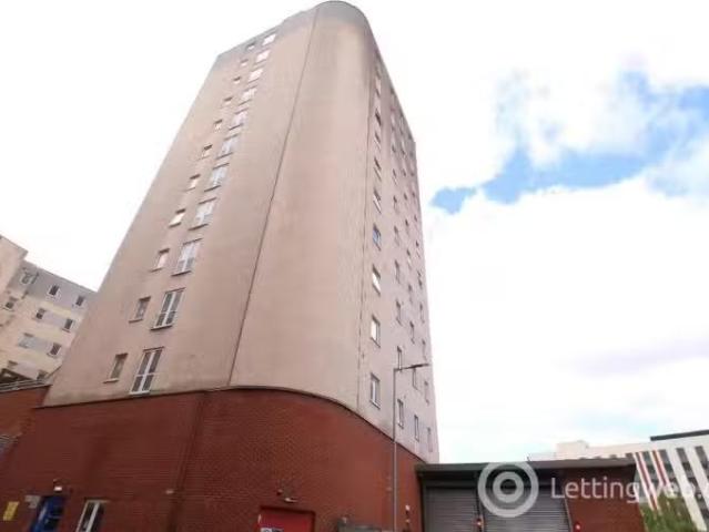 Charming 3 BR Property to rent in Blackfriars Road, Merchant C.