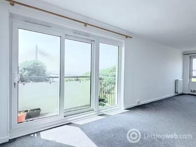 Just in! 3 BR Property to rent in Brock Street, North Queensfe.