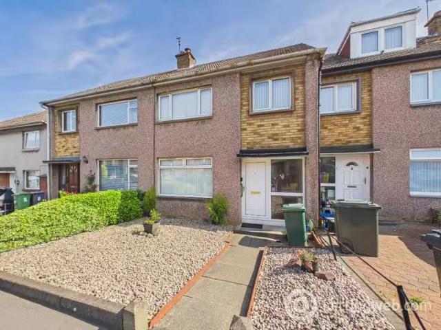 Nice 3 BR Property to rent in Farrer Terrace, Craigentinny, Ed.