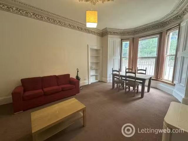 Cheap 3 BR Property to rent in G/R Garland Place, Dundee