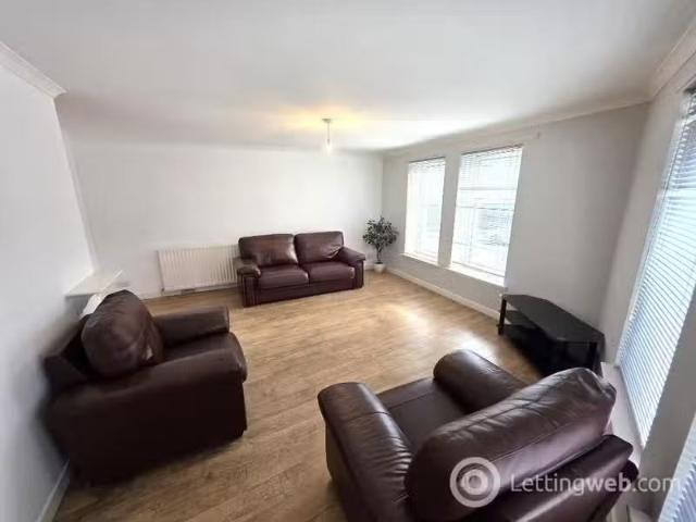 Just in! 3 BR Property to rent in Littlejohn Street, City Cent.