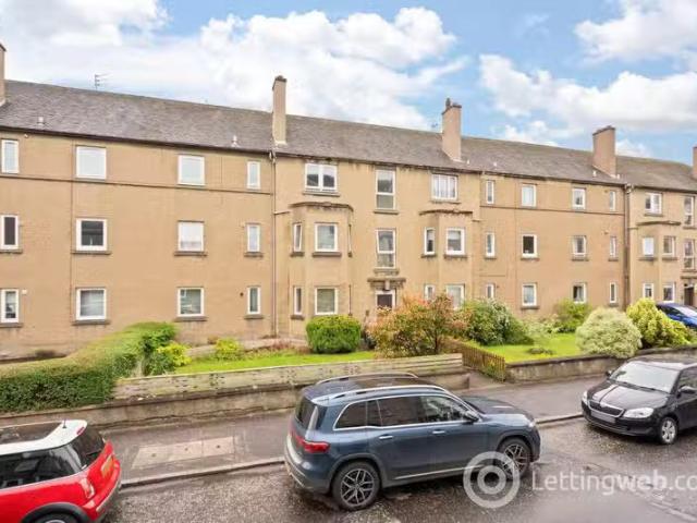 Nice 3 BR Property to rent in Market Street, Musselburgh, East.