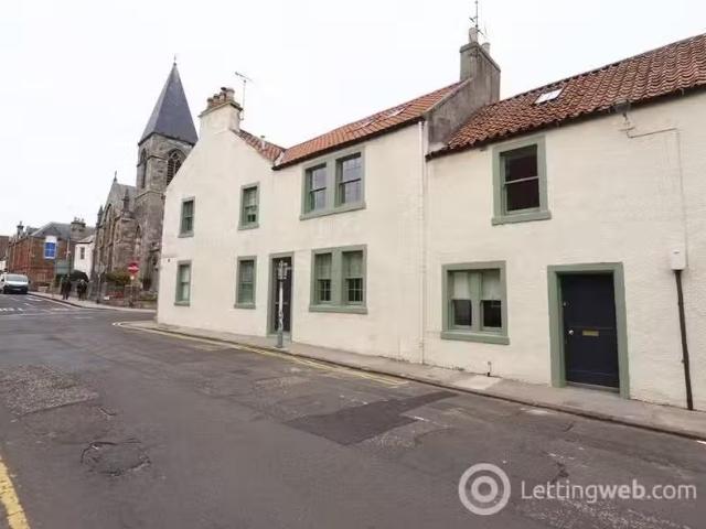 Deal! 3 BR Property to rent in Melbourne Place, North Berwick.