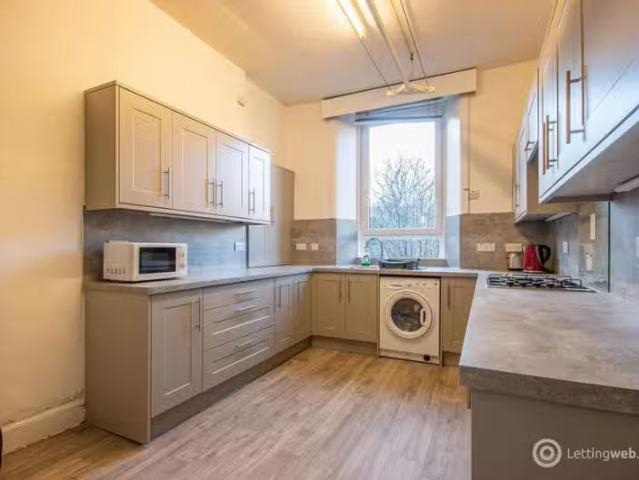 Deal! 3 BR Property to rent in Spottiswoode Street, Edinburgh.