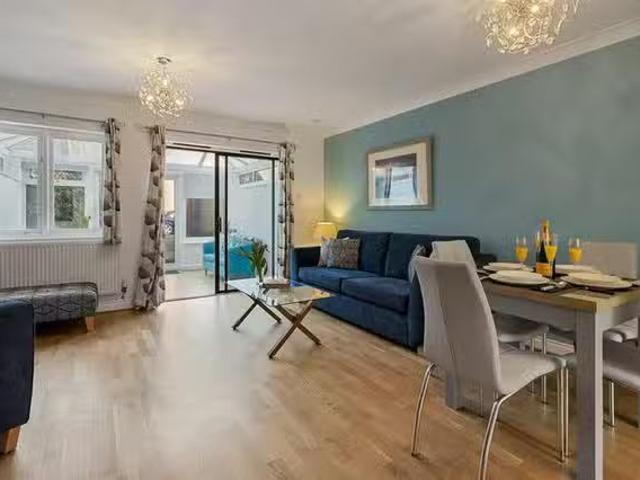Just in! 3 BR Water Lane