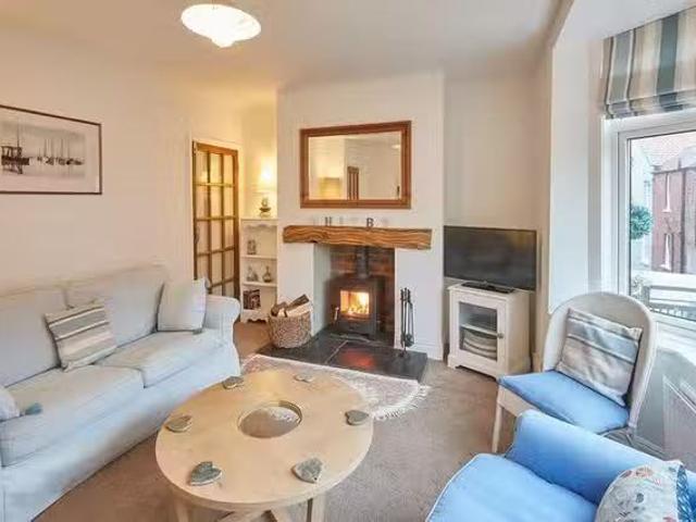 New 3 BR Well Close Square