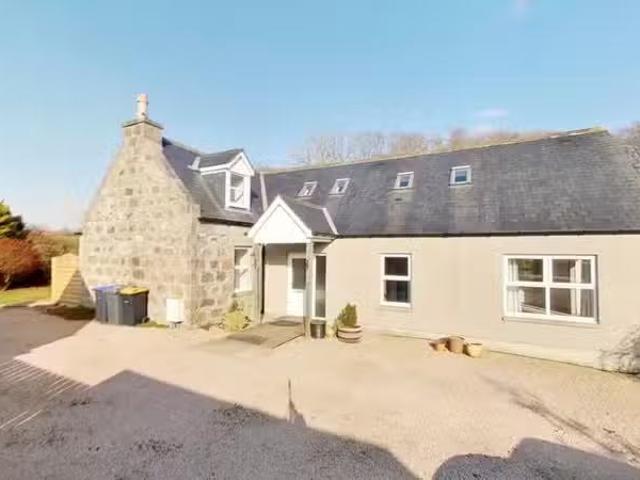 Just in! 4 BA 4 bedroom detached house for rent in Roadside Co.
