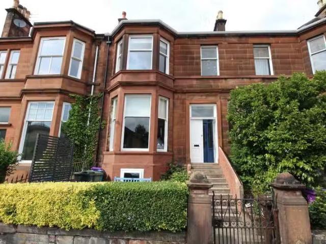 Charming 4 BA 4 bedroom terraced house for rent in Onslow Driv.