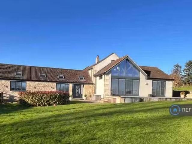 Just in! 4 BA 5 bedroom detached house for rent in Woolley Gre.