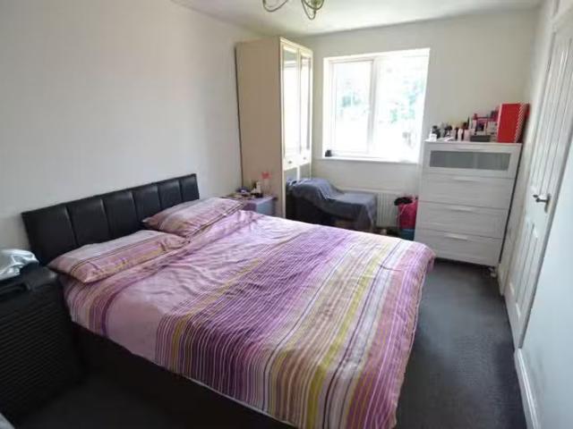 Nice 4 bedroom terraced house for rent in Brecknock Road, West.
