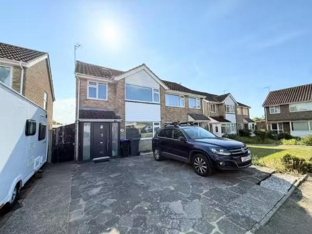New 4 bedroom end of terrace house for rent in The Lawns, Somp.