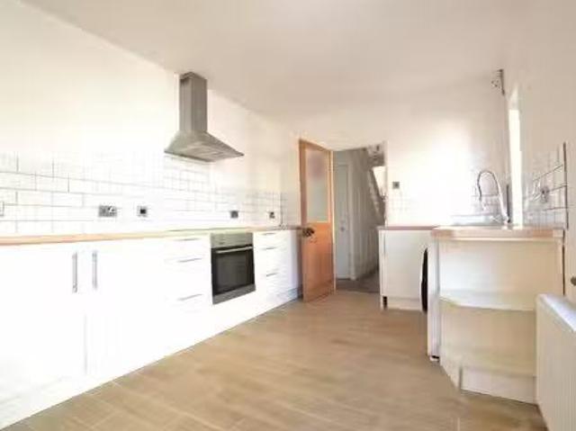 Unique 4+ bedroom house to rent in Conduit Street, Gloucester.