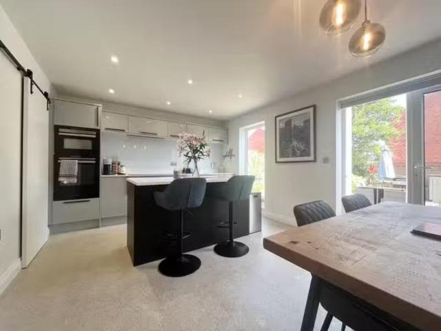 For Rent! 4 bedroom house for rent in Boundary Lane, Shirley.