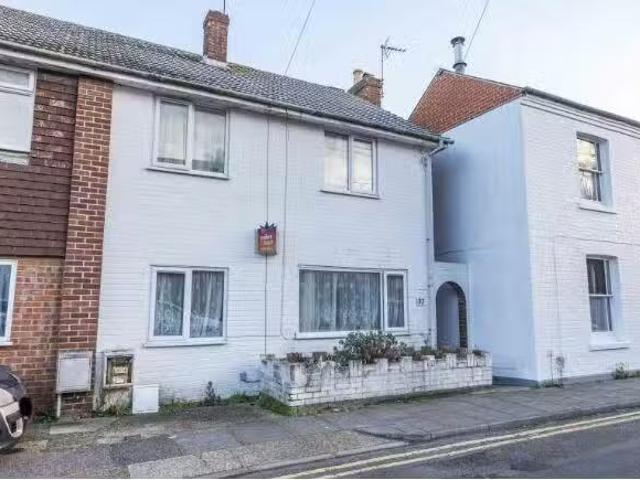Cheap 4 bedroom house for rent in Cossington Road, Canterbury.