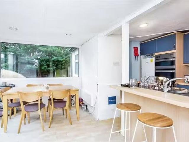 Rental! 4 bedroom Semi Detached Bungalow to rent, Bond Street.