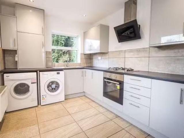 Rental! 4 bedroom semi detached house for rent in Capstone Roa.