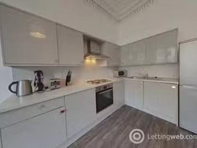 For Rent! 4 BR Property to rent in East Preston Street, Newing.