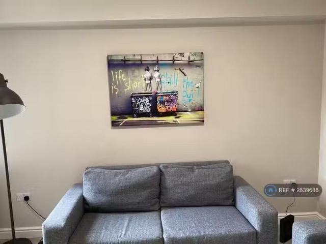 Unique 5 BA 1 bedroom house share for rent in Newsham Road, La.