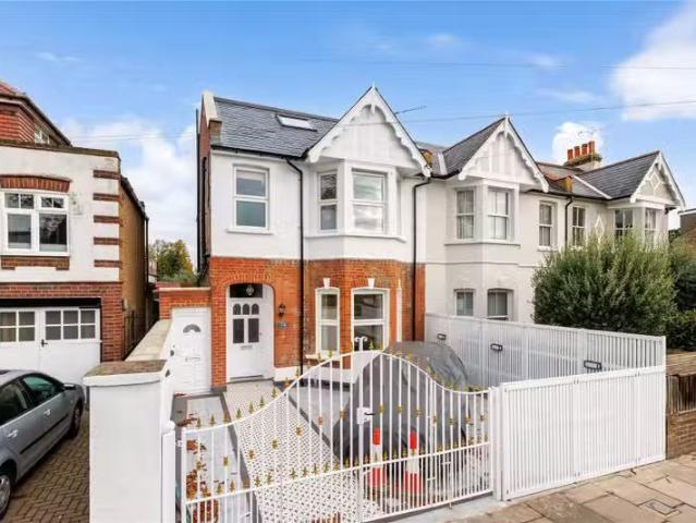 Charming 5 BA 5 bedroom property to let in St. Leonards Road.
