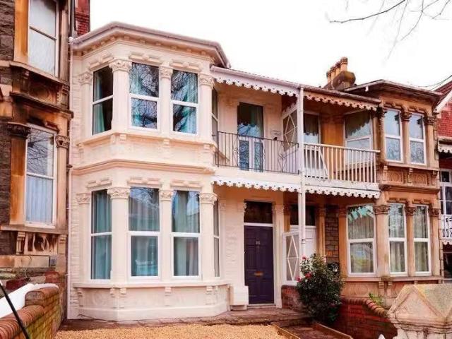 For Rent! 5 BA 5 bedroom terraced house for rent in Wells Road.
