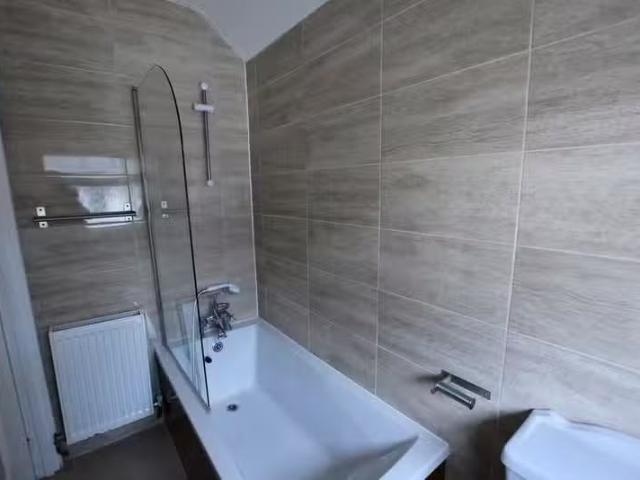 New 5 bedroom detached house for rent in Raleigh Road, Wallisd.