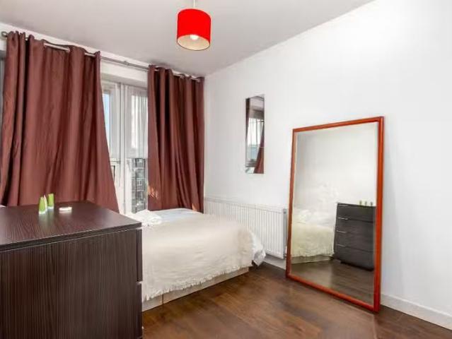 Cheap 5 bedroom flat share for rent in Eric Street, London, E3