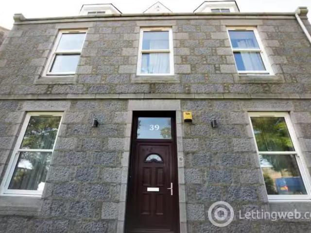 Just in! 5 BR Property to rent in University Road, Old Aberdee.