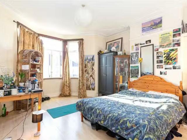 Unique 6 bedroom terraced house for rent in Nevil Road, Bishop.