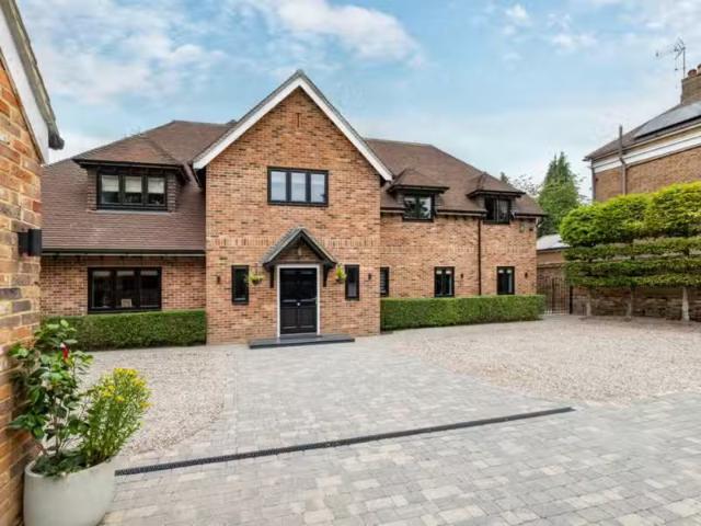 Cheap 6 bedroom detached house for rent in Marshals Drive, St.
