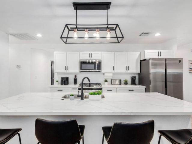 JUST LAUNCHED!* DOWNTOWN CHANDLER House wBRAND NE