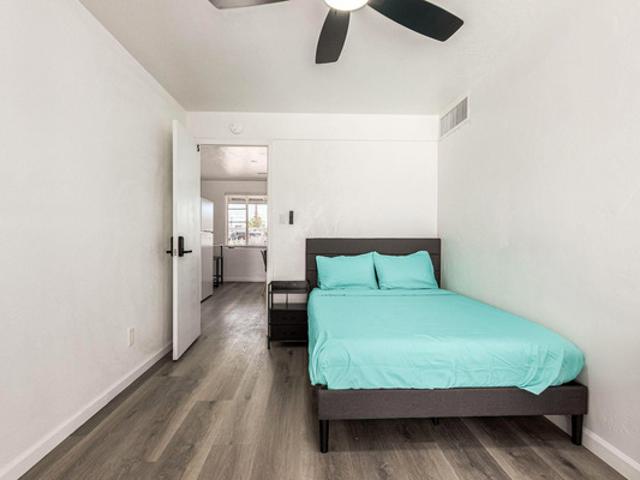 JUST LAUNCHED!* Perfect Phoenix Location, Fully Furnished Kitchen, New Everything & Close to GCU!