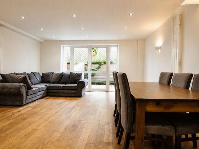 Kamen Court, Royal College Street, Camden NW1, 3 bed maisonette to rent, £4,100 pcm | PrimeLocation