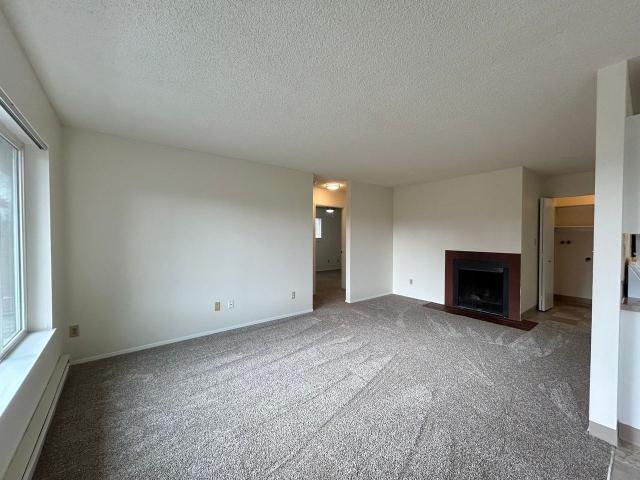 kamora 2 Bedroom Apartment for Rent at 7825 Ne Sandy Blvd, Portland, OR 97213 Roseway