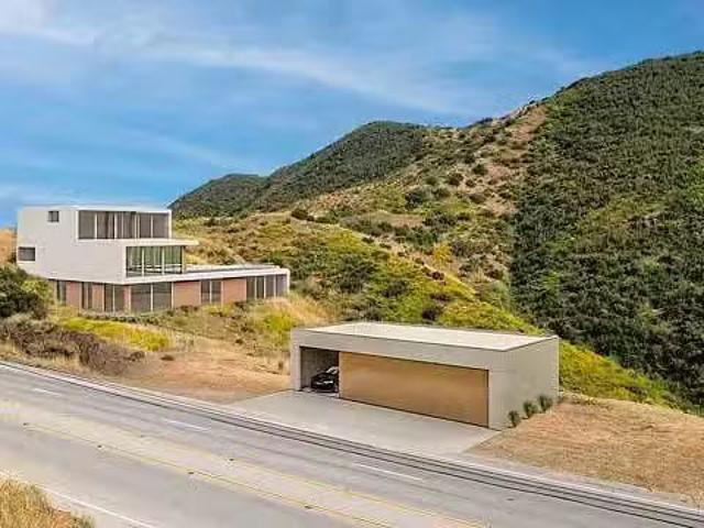 Kanan Road, Agoura Hills, CA 90301