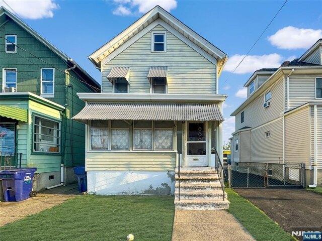 Kansas St, Hackensack, Home For Sale