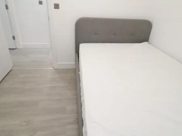 Kaabo Lounge, 25 Calderwood Street, London, SE18 6JF, United Kingdom | Room for rent #115822164 | Rentberry