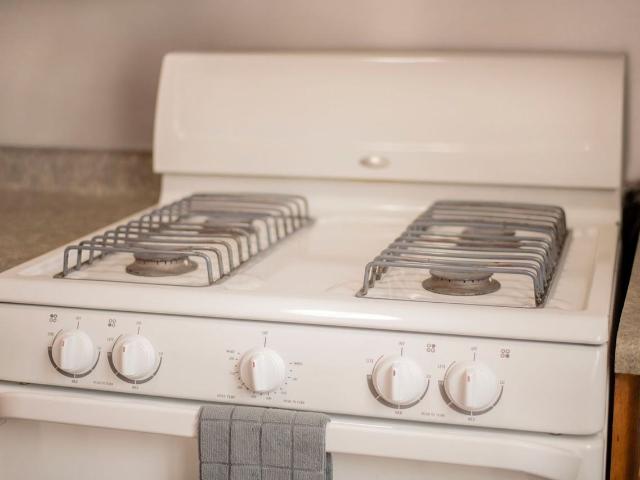KAH Properties 350 Building 1 Bedroom Apartment for Rent at 350 26th Ave Ne, Minneapolis, MN 55418 Holland
