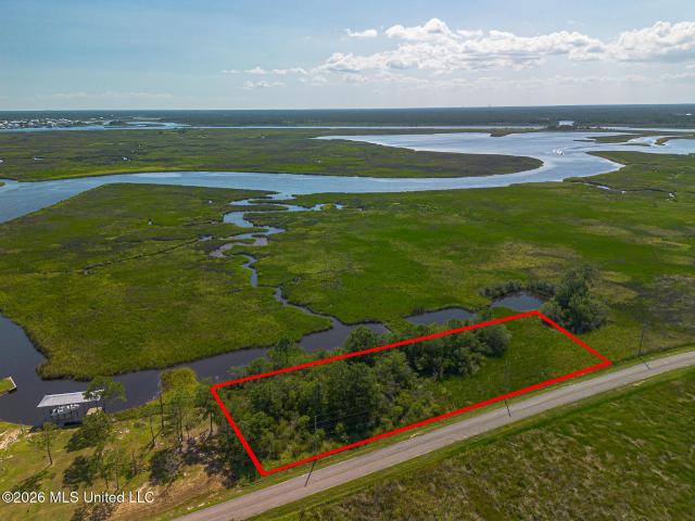 Kalaepohuku Drive, Diamondhead, MS 39525