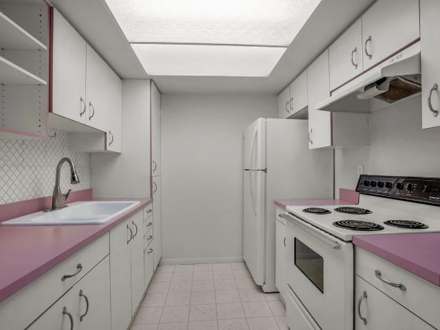 Kalmia Courtyards 1 Bedroom Apartment for Rent at 234 W Kalmia St, Fallbrook, CA 92028 Fallbrook